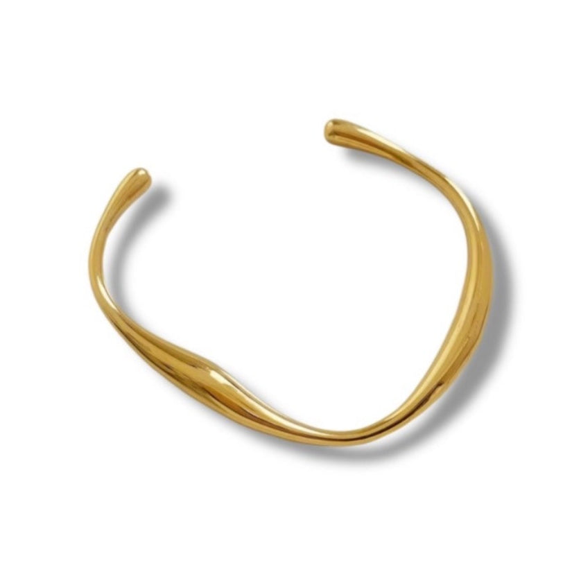 SIGNATURE BANGLE - GOLD – aurai